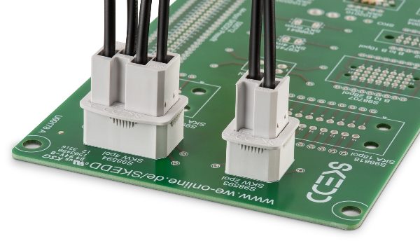 Connector solutions for direct, reversible contacting