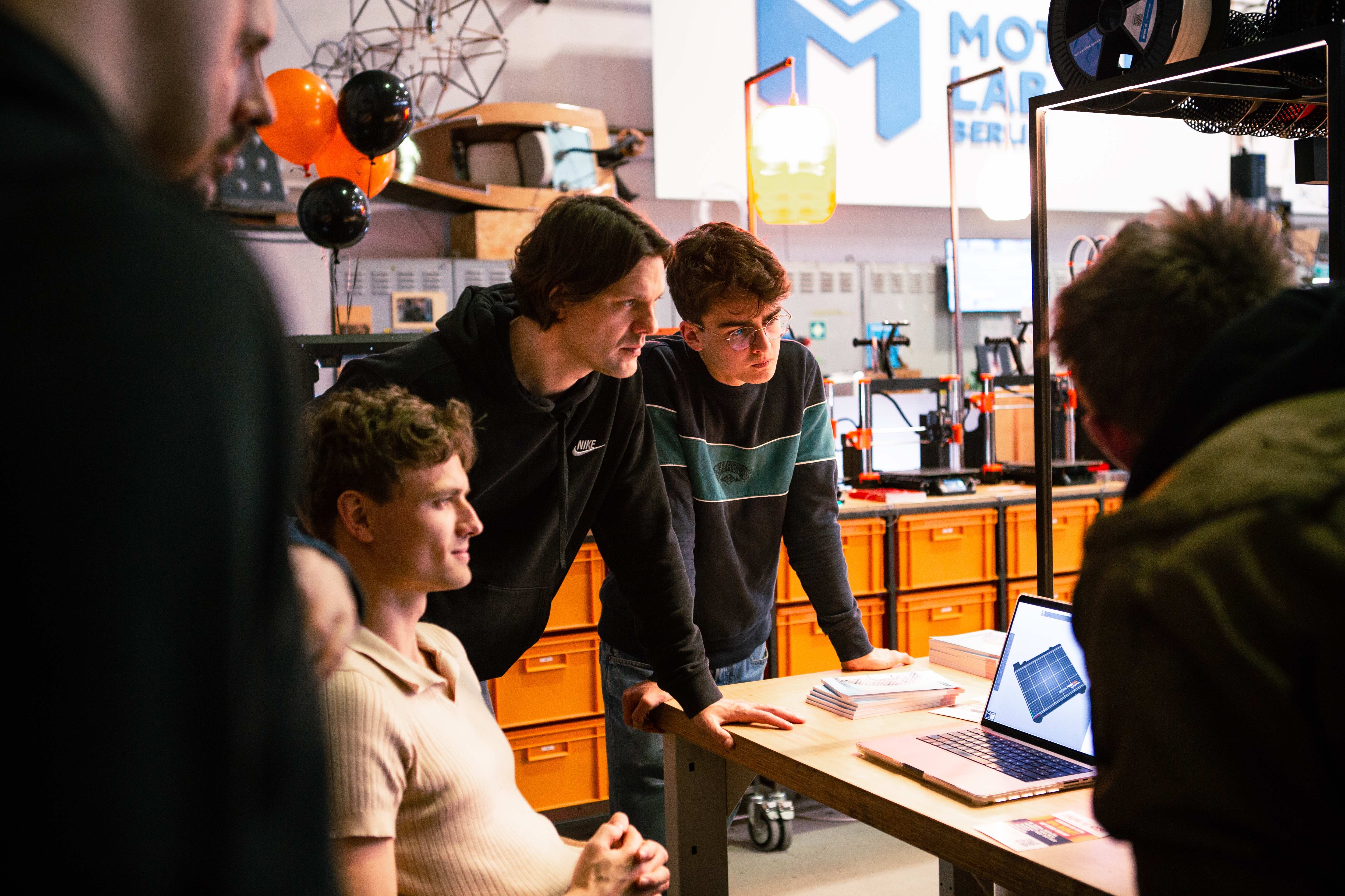 Expertise for hardware start-ups